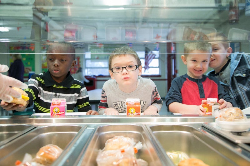 Virginia Beach Cafeteria Worker Inspires Kids with Notes of Love | No ...